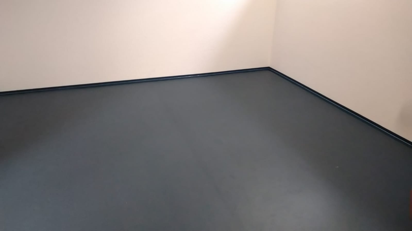 Linoleum verlegen ohne Klebstoff - Klimaforum Bau